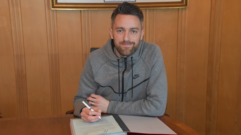 Ipswich Town COLE SIGNS NEW DEAL